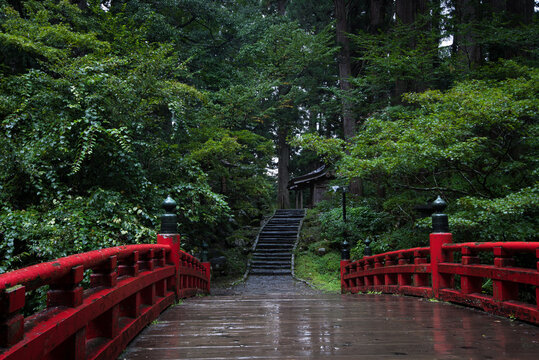 「赤い橋」の写真素材 | 36,200件の無料イラスト画像 | Adobe Stock
