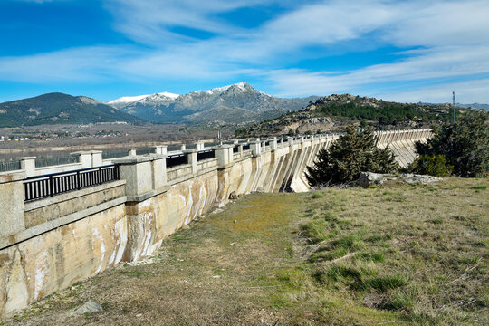 Imágenes de Navacerrada: descubre bancos de fotos, ilustraciones ...