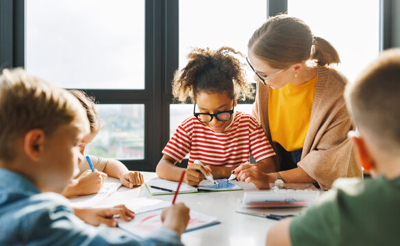 Imágenes de Explicar: descubre bancos de fotos, ilustraciones, vectores ...