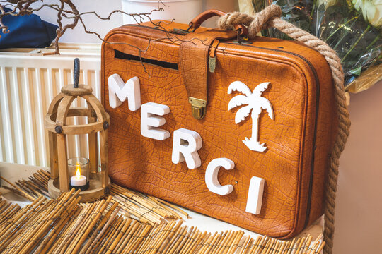 「Mot-Valise」の写真素材 | 9件の無料イラスト画像 | Adobe Stock