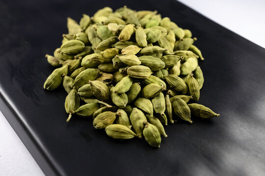 Elaichi 이미지 – 찾아보기 825 스톡 사진, 벡터 및 비디오 | Adobe Stock