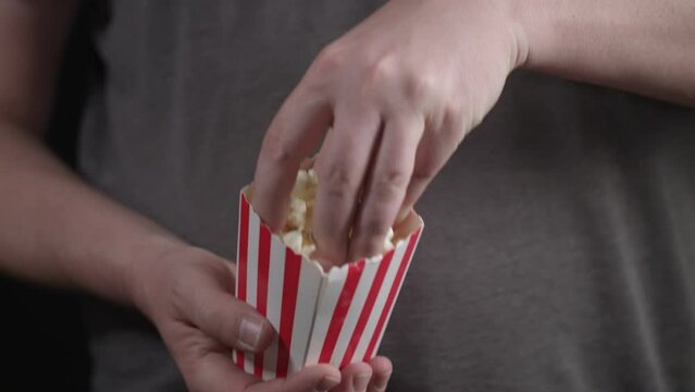 Greifercontainer Bilder – Durchsuchen 2,440 Archivfotos, Vektorgrafiken ...