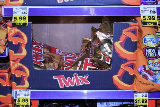 Twix bilder – Bläddra bland 709 stockfoton, vektorer och videor | Adobe ...