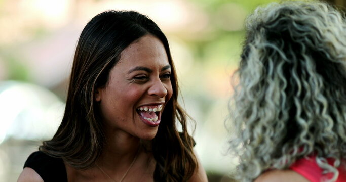 Imágenes de Chismear: descubre bancos de fotos, ilustraciones, vectores ...