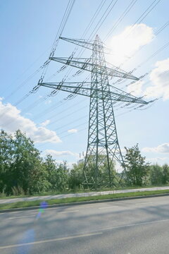 Strommast Bilder – Durchsuchen 96,297 Archivfotos, Vektorgrafiken und ...