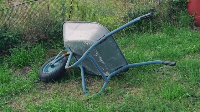 รูปภาพHand-Barrow – เลือกดูภาพถ่ายสต็อก เวกเตอร์ และวิดีโอ501 | Adobe Stock