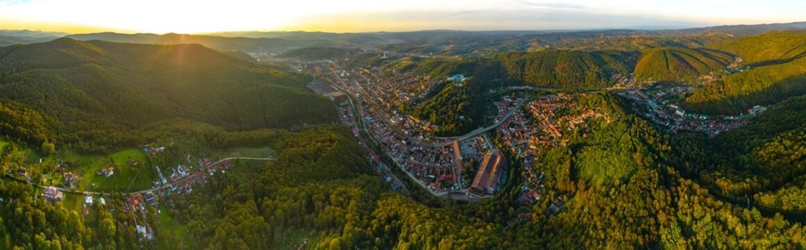 Resita Billeder – Gennemse 280 stockfotos, vektorer og videoer | Adobe ...