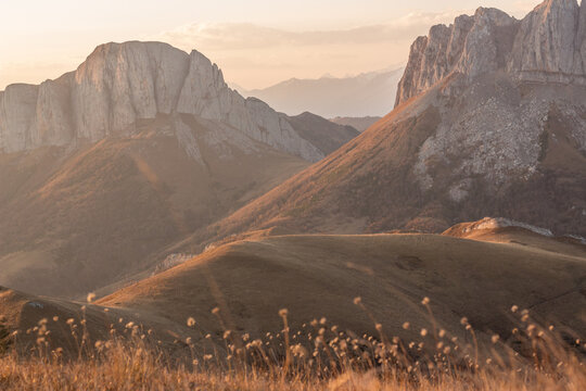 Imágenes de Ladera: descubre bancos de fotos, ilustraciones, vectores y ...