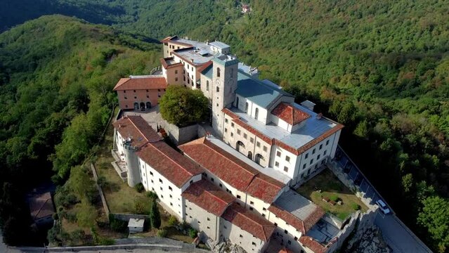 Castelmonte 影像 – 瀏覽 286 個素材庫相片、向量圖和影片 | Adobe Stock