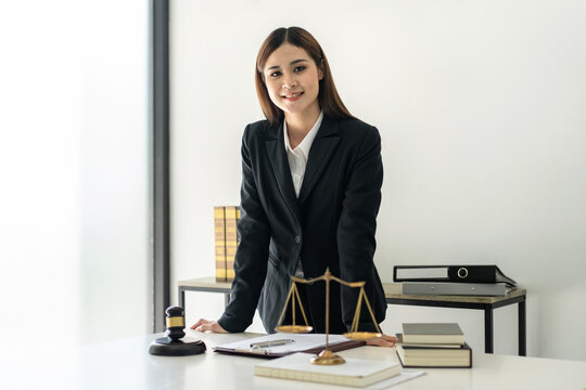 รูปภาพJurist – เลือกดูภาพถ่ายสต็อก เวกเตอร์ และวิดีโอ58,681 | Adobe Stock