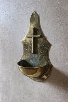 Aspersorium bilder – Bläddra bland 961 stockfoton, vektorer och videor ...