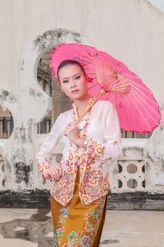 Baba-Nyonya Images – Browse 76 Stock Photos, Vectors, and Video | Adobe ...