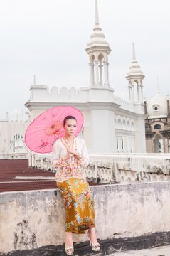 Baba-Nyonya Images – Browse 68 Stock Photos, Vectors, and Video | Adobe ...