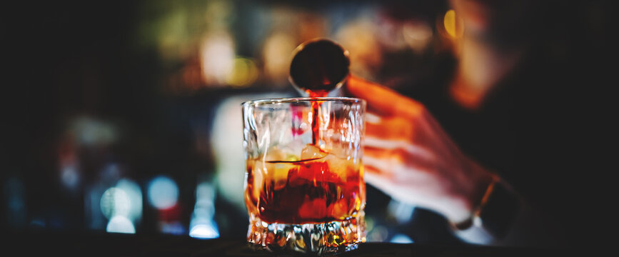 Imágenes de Bar Counter: descubre bancos de fotos, ilustraciones ...