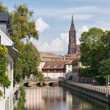 Elsass-Lothringen-Bilder: Stock-Fotos & -Videos. | Adobe Stock