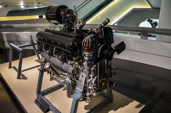 V16 Engine Rolls Royce