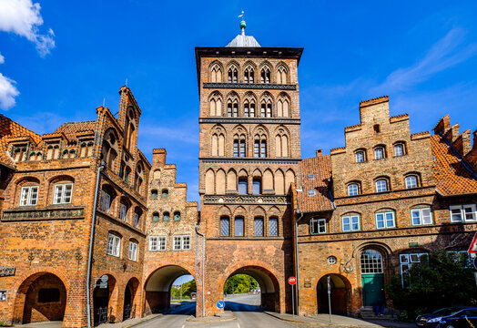 Kirchenfassade Bilder – Durchsuchen 652,162 Archivfotos, Vektorgrafiken ...