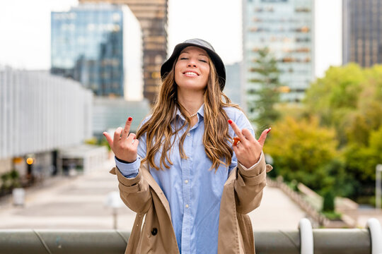 Mittelfinger Bilder – Durchsuchen 49,908 Archivfotos, Vektorgrafiken ...