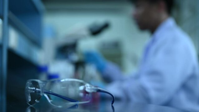 Doctor Using Microscope Images – Browse 23,310 Stock Photos, Vectors ...