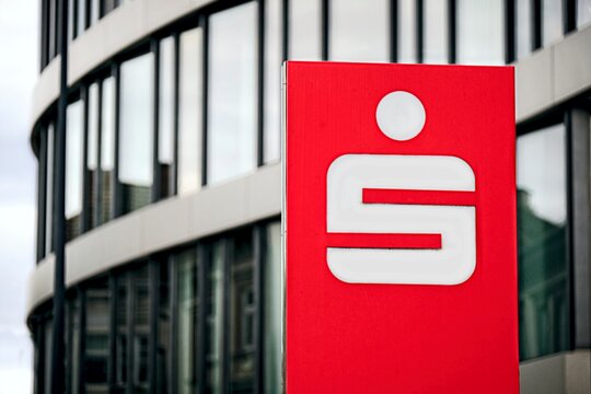 Sparkassen-Symbol-Bilder: Stock-Fotos & -Videos. | Adobe Stock
