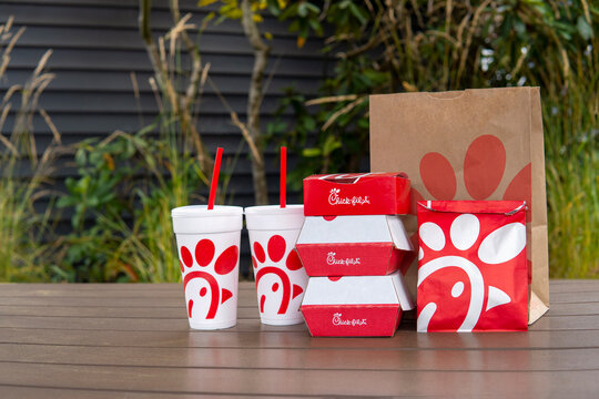 รูปภาพChick-Fil-A – เลือกดูภาพถ่ายสต็อก เวกเตอร์ และวิดีโอ164 | Adobe Stock