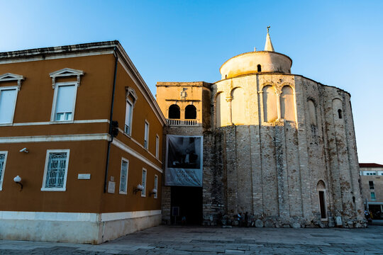 Karolingisch Bilder – Durchsuchen 1,453 Archivfotos, Vektorgrafiken und ...