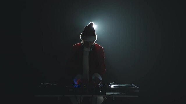 "Santa Dj" bilder – Bläddra bland 67 stockfoton, vektorer och videor ...