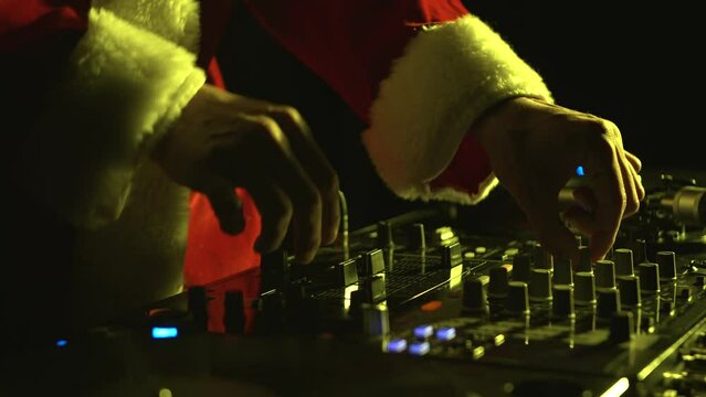 "Santa Dj" Bilder – Durchsuchen 90 Archivfotos, Vektorgrafiken und ...