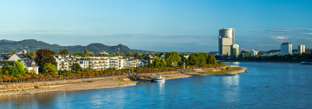 「Bonn-Beuel」の写真素材 | 241件の無料イラスト画像 | Adobe Stock