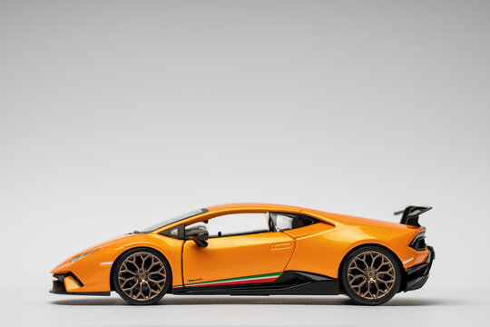 รูปภาพLambo – เลือกดูภาพถ่ายสต็อก เวกเตอร์ และวิดีโอ1,593 | Adobe Stock