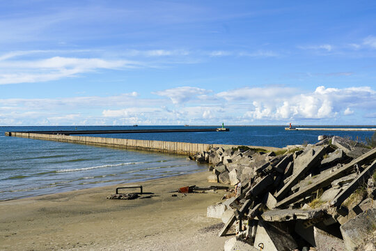 Breakwater Images – Browse 493,878 Stock Photos, Vectors, and Video ...