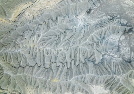 Thin Stream Templates – Free Editable Designs | PikWizard