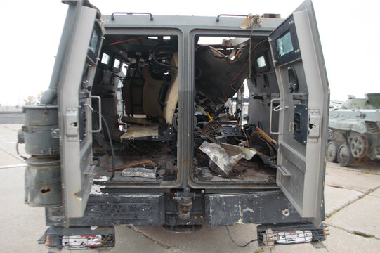 "Armored Personnel Carrier" Images – Browse 7,945 Stock Photos, Vectors ...