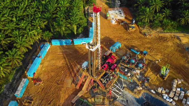 "Drilling Rig" Images – Browse 112,493 Stock Photos, Vectors, and Video ...