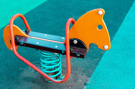 Imágenes de "Spring Rocker": descubre bancos de fotos, ilustraciones ...