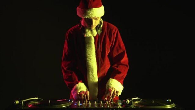"Santa Dj"-Bilder: Stock-Fotos & -Videos. | Adobe Stock
