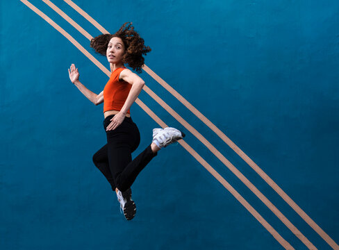 Imágenes de Jumping: descubre bancos de fotos, ilustraciones, vectores ...