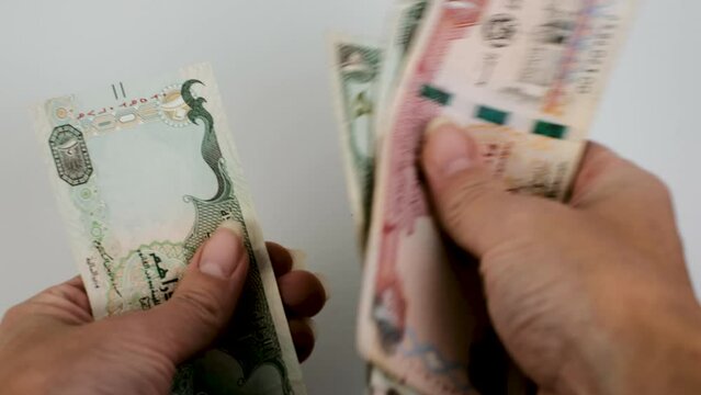 Imágenes de "Arabic Money": descubre bancos de fotos, ilustraciones ...