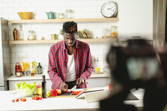 Food Cooking Videos Images – Browse 14,328 Stock Photos, Vectors, and ...