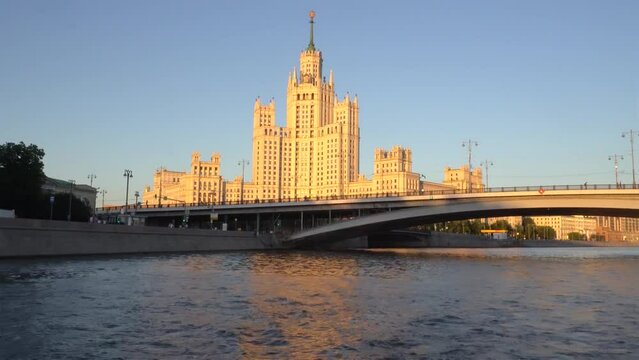 Obrázky Moskva-Reka – procházejte fotografie, vektory a videa 32 ...