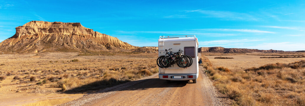 Rv In Desert Images – Browse 6,104 Stock Photos, Vectors, and Video ...