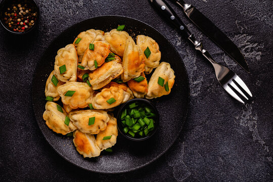 「Pyrogy」の画像 - 25,077 件の Stock 写真、ベクターおよびビデオ | Adobe Stock