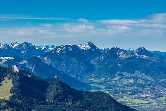 Alp Bilder – Durchsuchen 1,735,453 Archivfotos, Vektorgrafiken und ...