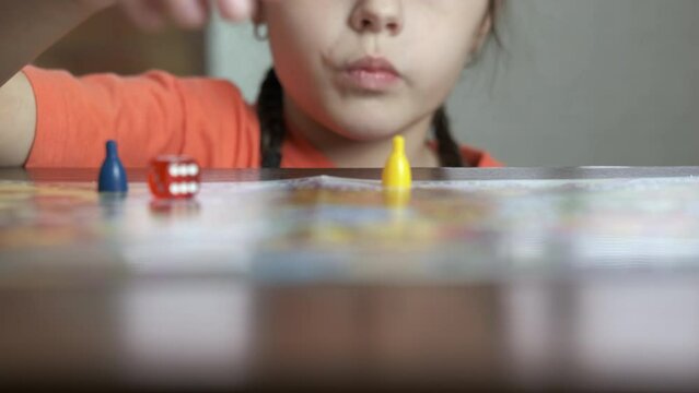 "Throw Dice"-Bilder: Stock-Fotos & -Videos. | Adobe Stock