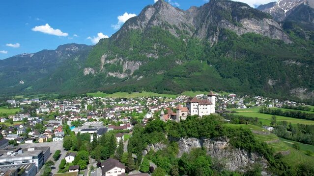 Balzers Imagens – Procure 614 fotos, vetores e vídeos | Adobe Stock