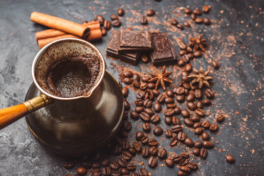 Dzezva Bilder – Durchsuchen 16,073 Archivfotos, Vektorgrafiken und ...