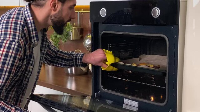 "Oven Mitt" Imagens – Procure 2,216 fotos, vetores e vídeos | Adobe Stock