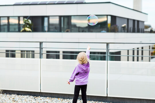 Traumblase Bilder – Durchsuchen 52,158 Archivfotos, Vektorgrafiken und ...