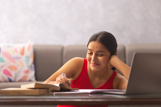 Online Education Images – Browse 1,075,988 Stock Photos, Vectors, and ...