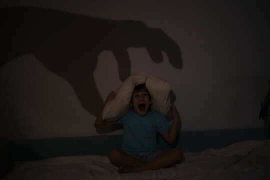 Achluophobia bilder – Bläddra bland 255 stockfoton, vektorer och videor ...